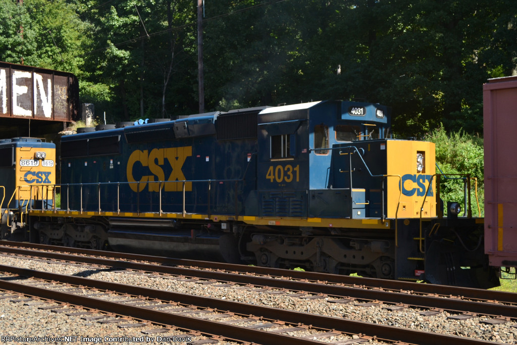 CSX SD40-3 4031 trails on Q418-17.